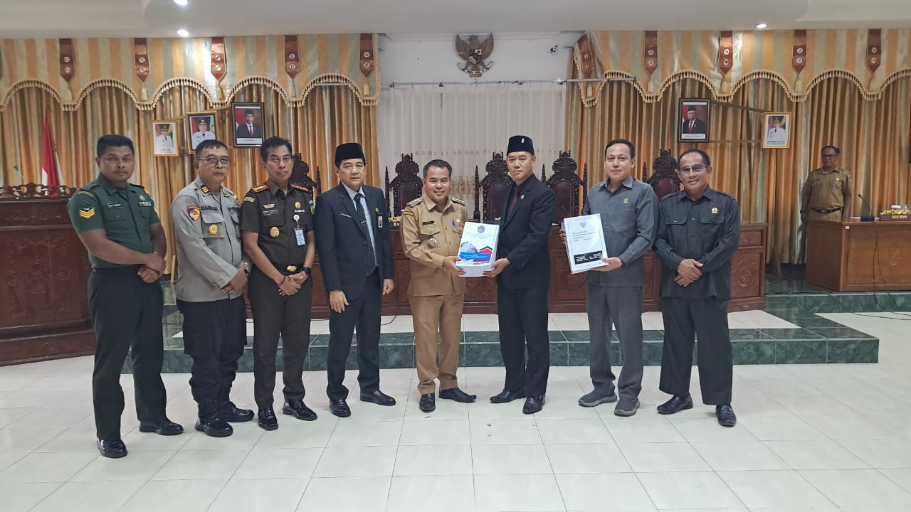 Bupati Aron Hadiri Rapat Paripurna Penyampaian Nota Pengantar Raperda ... Bupati Aron Hadiri Rapat Paripurna Penyampaian Nota Pengantar Raperda ...